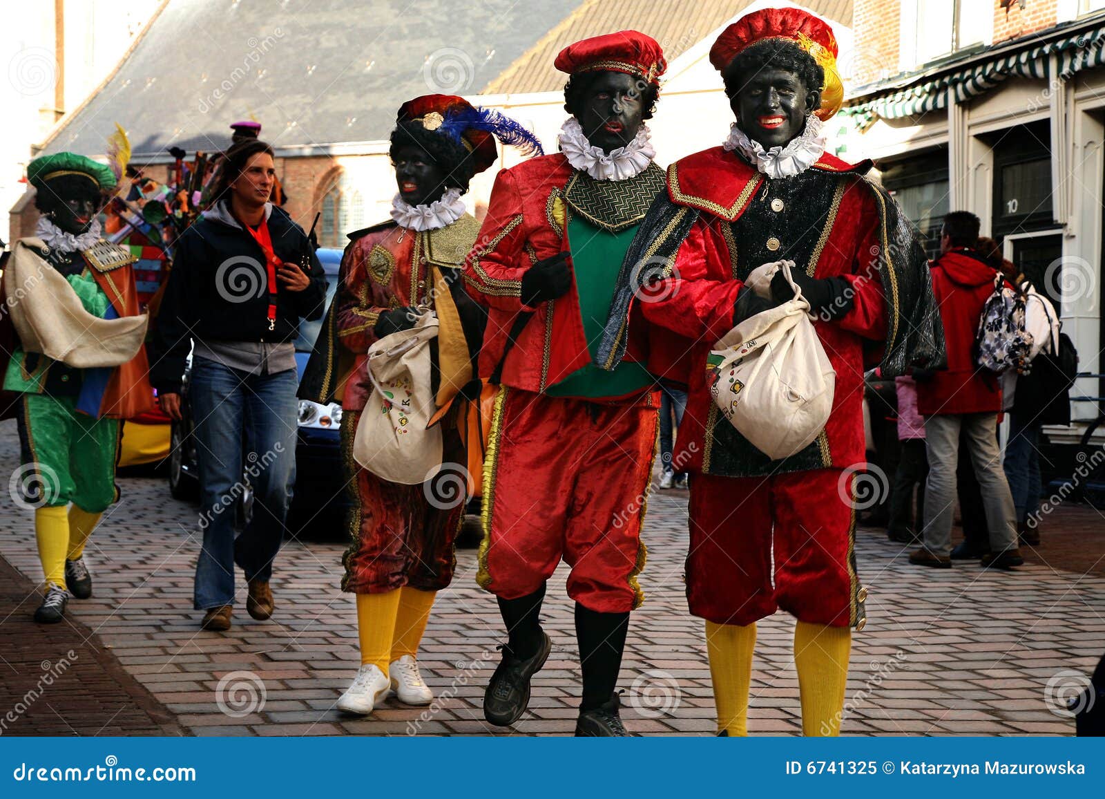 Zwarte Piet (Peter preto) imagem editorial. Imagem de homem - 6741325