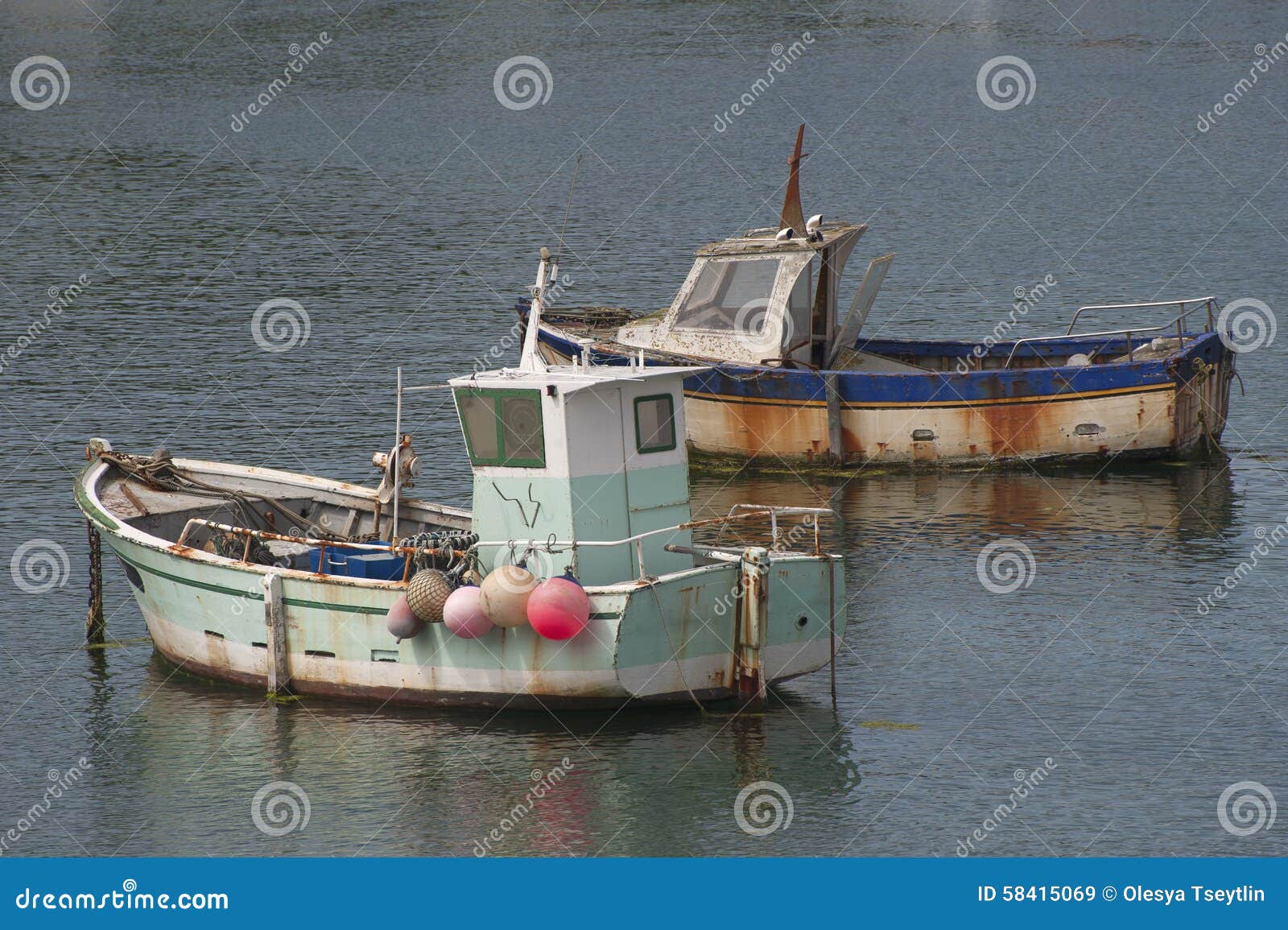 Zwei Alte Fischerboote Herein Stockbild - Bild von europa, kanal: 58415069