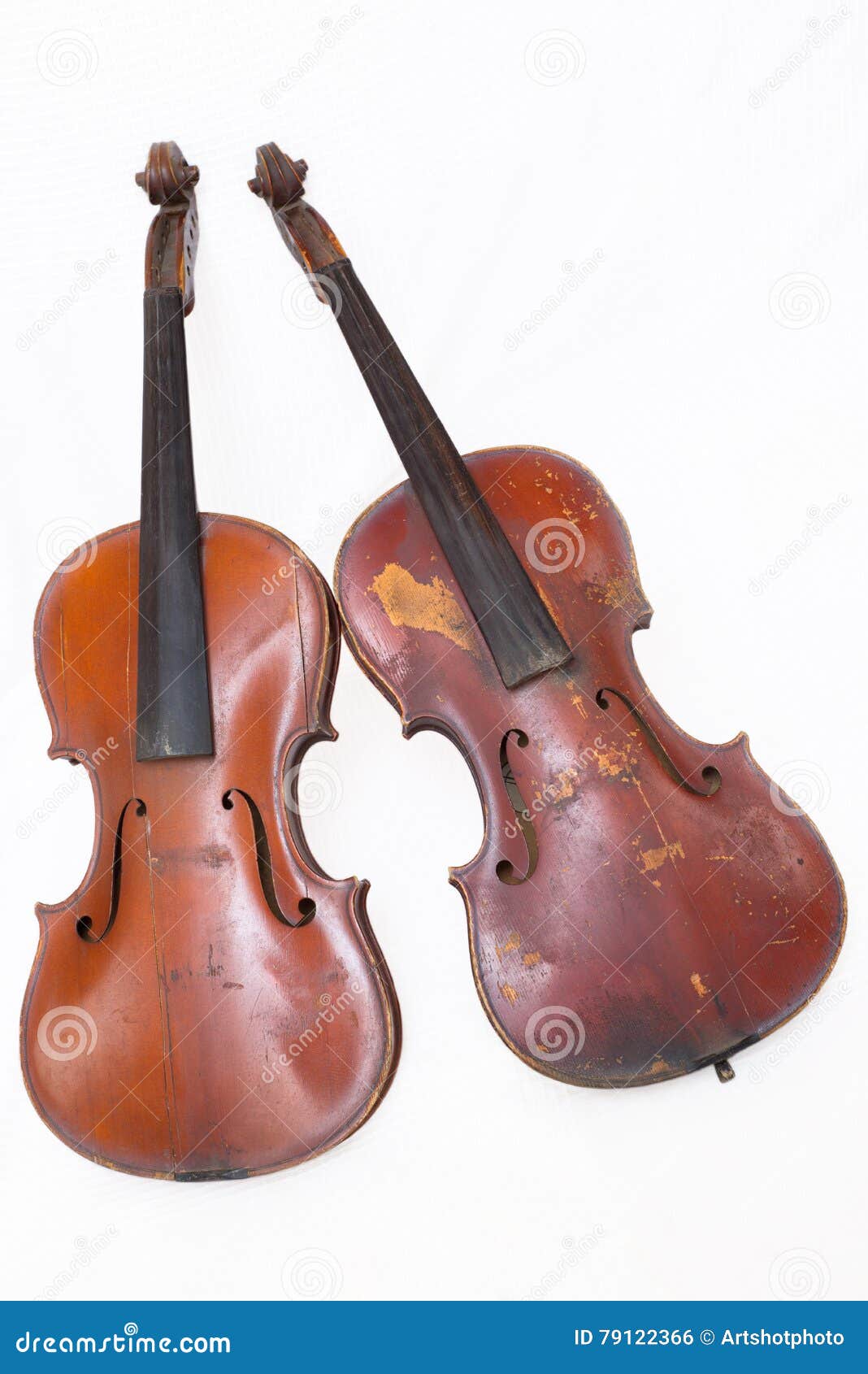 Zwei alte Violinen stockfoto. Bild von braun, gebrochen - 79122366