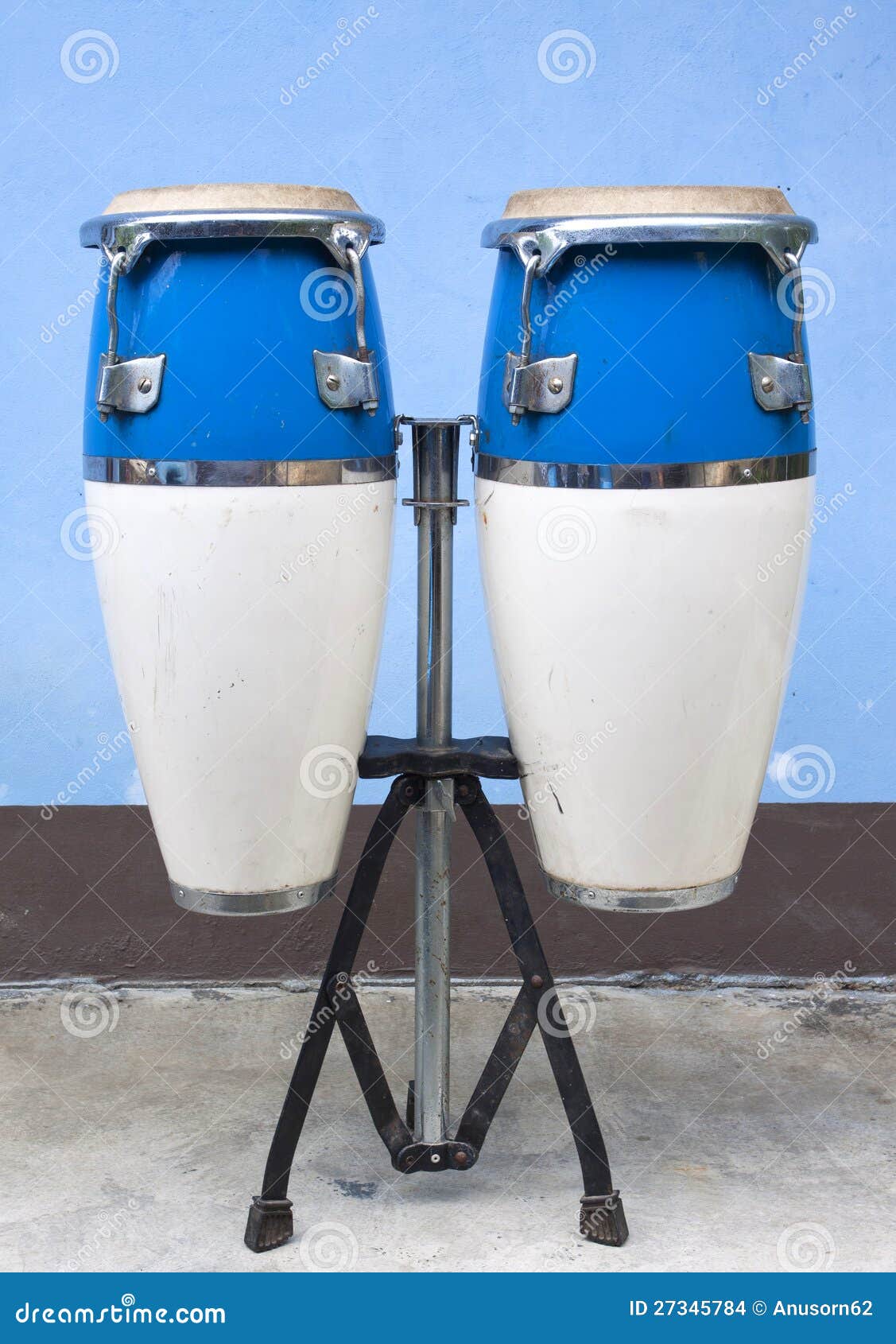 Zwei Congas stockfoto. Bild von krachmacher, tanzen, karibisch - 27345784