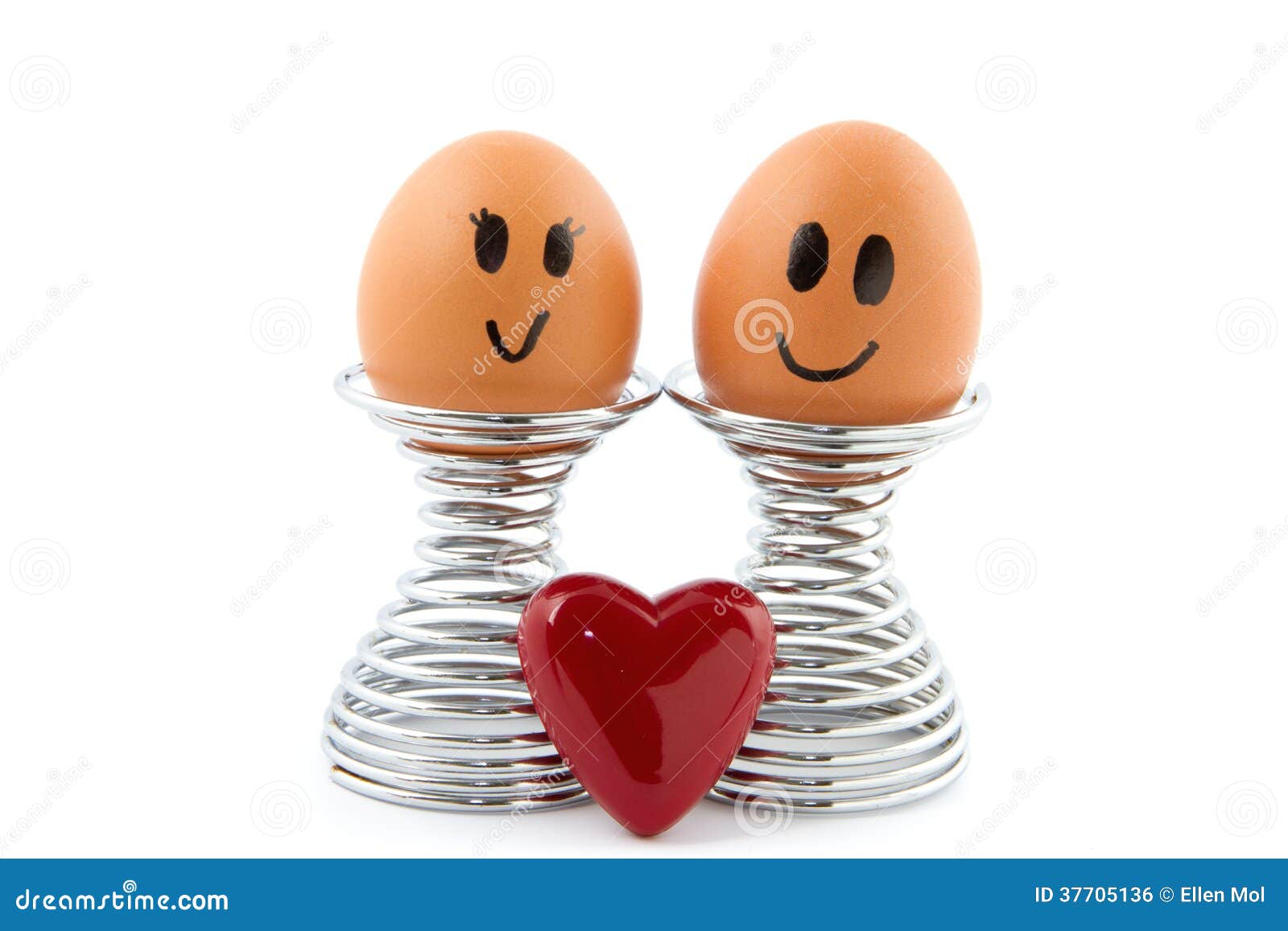 Zwei Eier Im Eihalter in Der Liebe Stockfoto - Bild von erwachsene ...