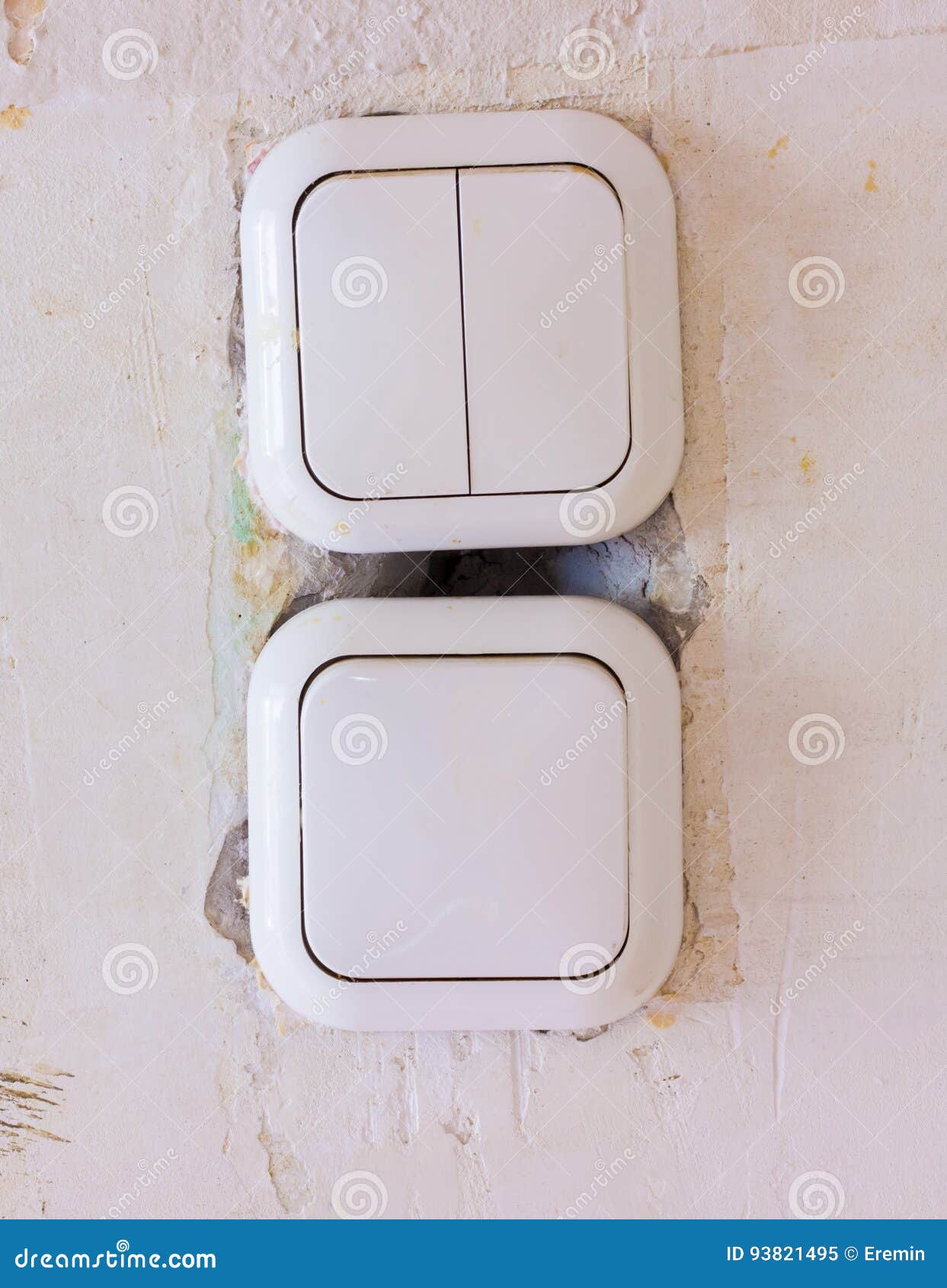 Zwei elektrische Schalter stockbild. Bild von leuchte - 93821495