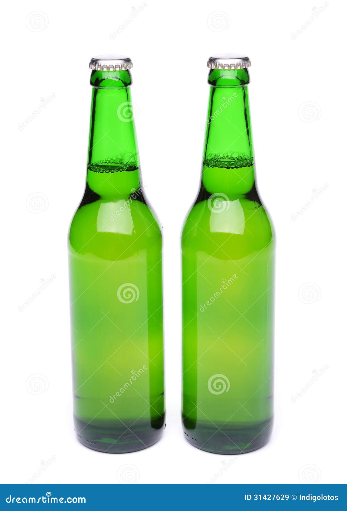 Zwei Flaschen Leichtes Bier Auf Weißem Hintergrund. Stockbild - Bild ...