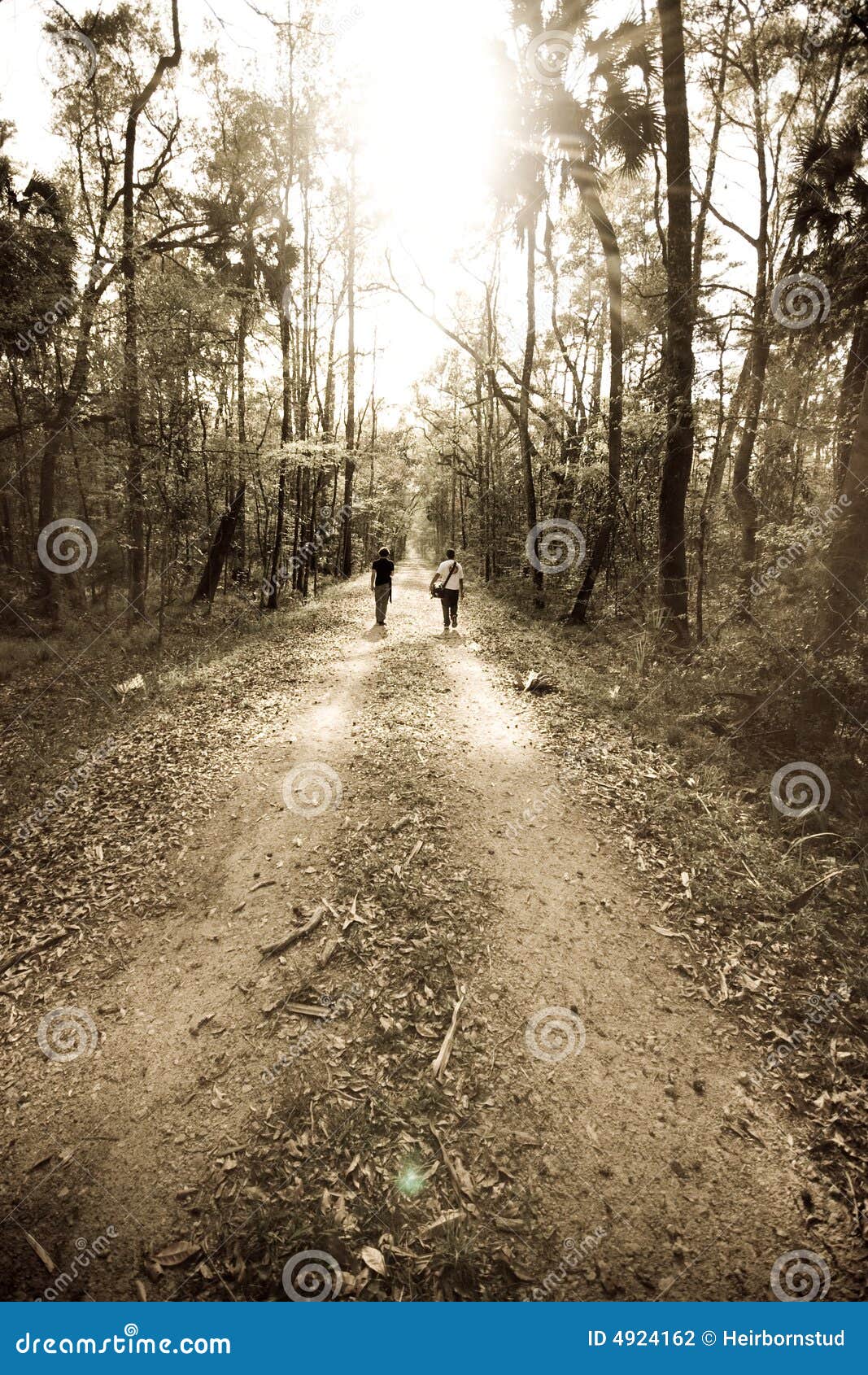 Zwei Leute Gehen Weg