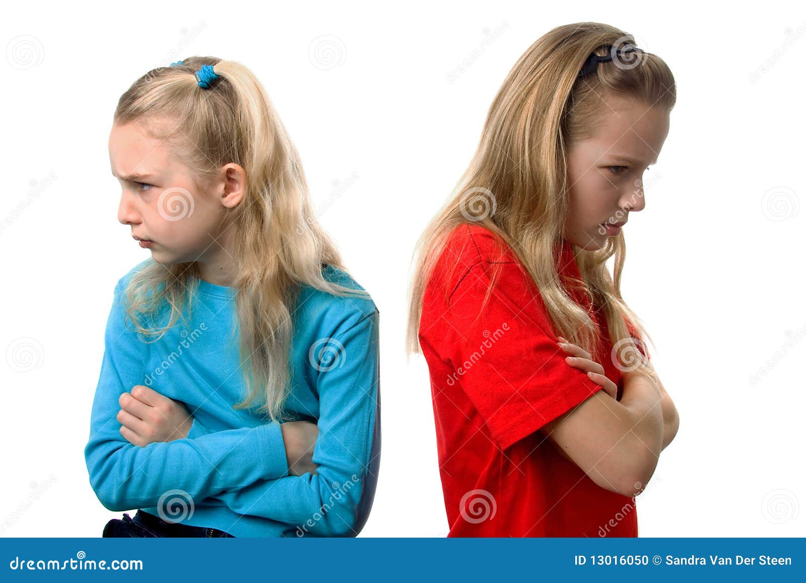 Zwei Mädchen Sind an Einander Verärgert Stockfoto - Bild von ...