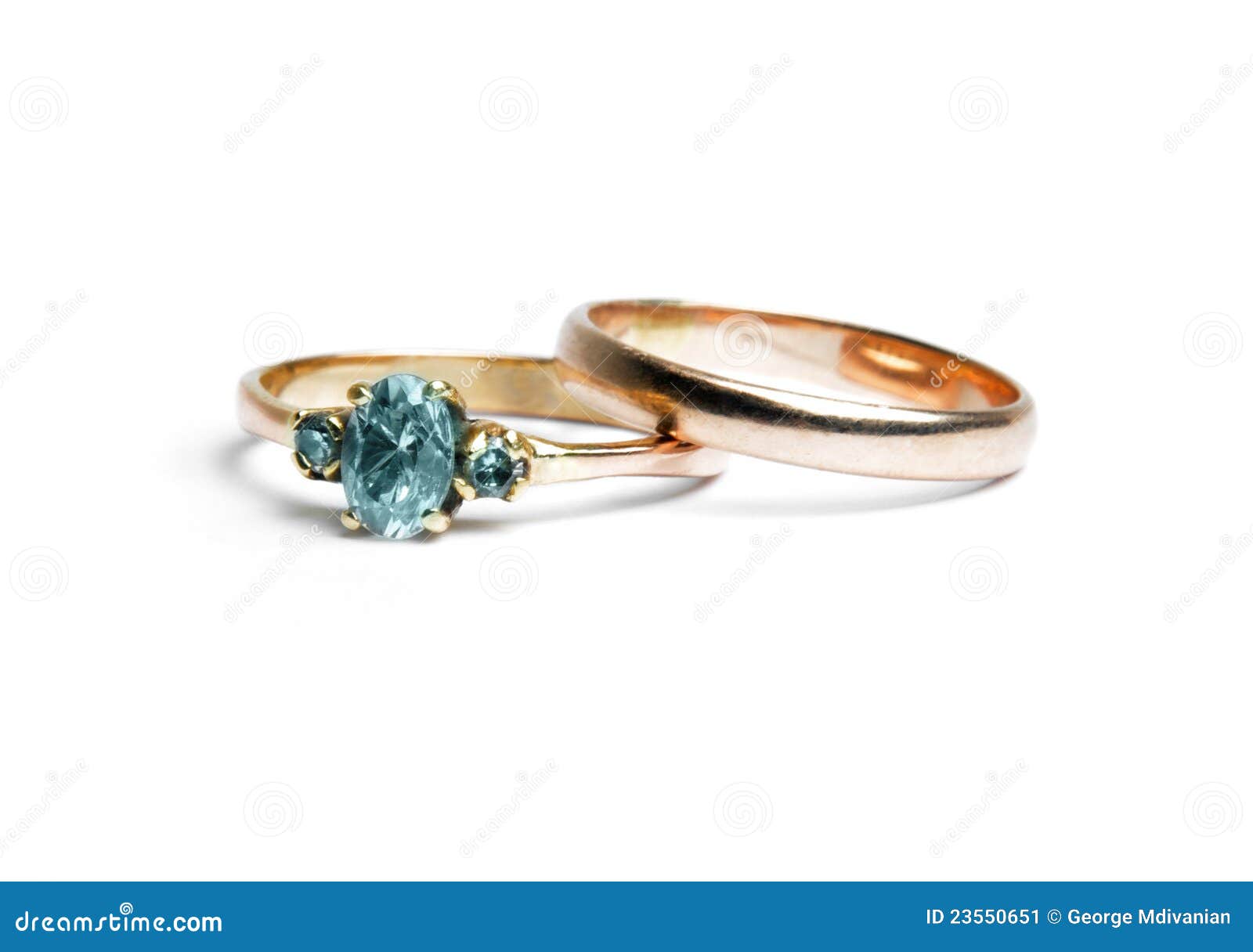 Zwei Ringe stockbild. Bild von ring, gold, blau, verbindung - 23550651