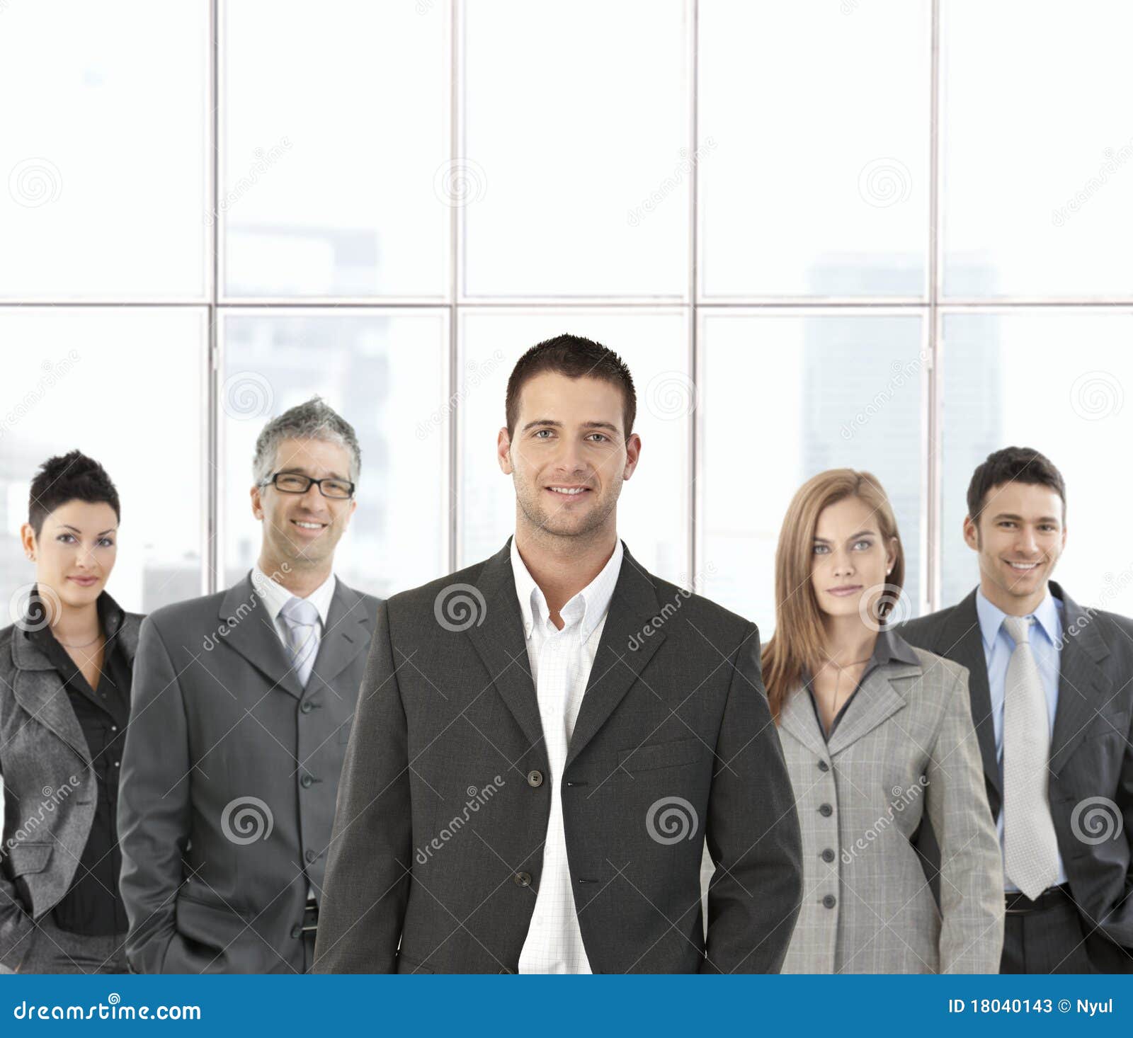 Équipe réussie d'affaires image stock. Image du couleur - 18040143