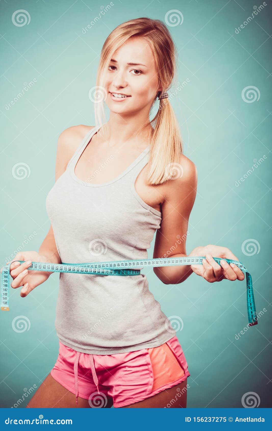 å…¨ç ƒé€šä¿¡ï¼Œç½‘çœæ„ 识概念。有网çœçš„男人头。通信信æ