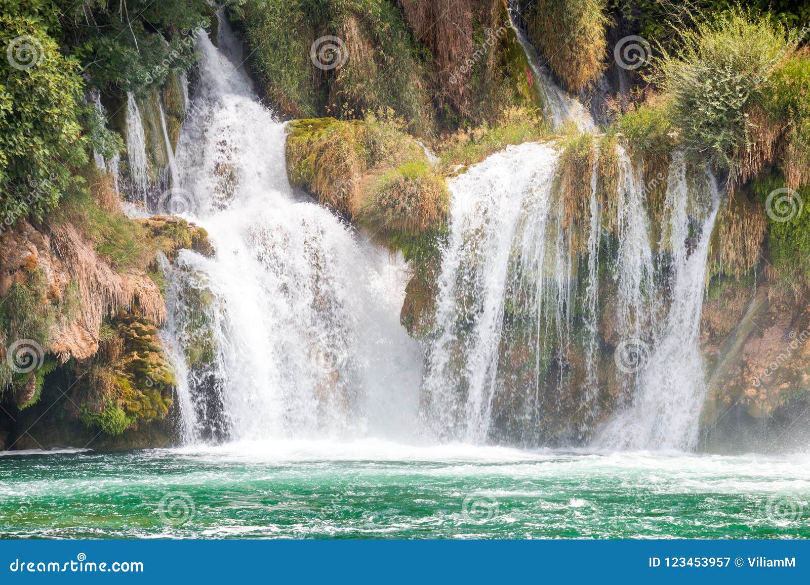 瀑布Skradinski Buk在Krka国家公园在克罗地亚， 库存图片 - 图片 包括有 风景, 公园: 123453957