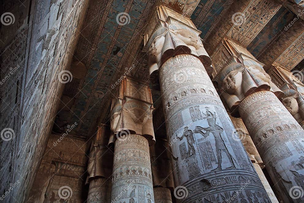 装饰的柱子和天花板在Dendera寺庙，埃及 库存照片. 图片 包括有 砂岩, 女神, 文明, 母性, 历史记录 - 94243310
